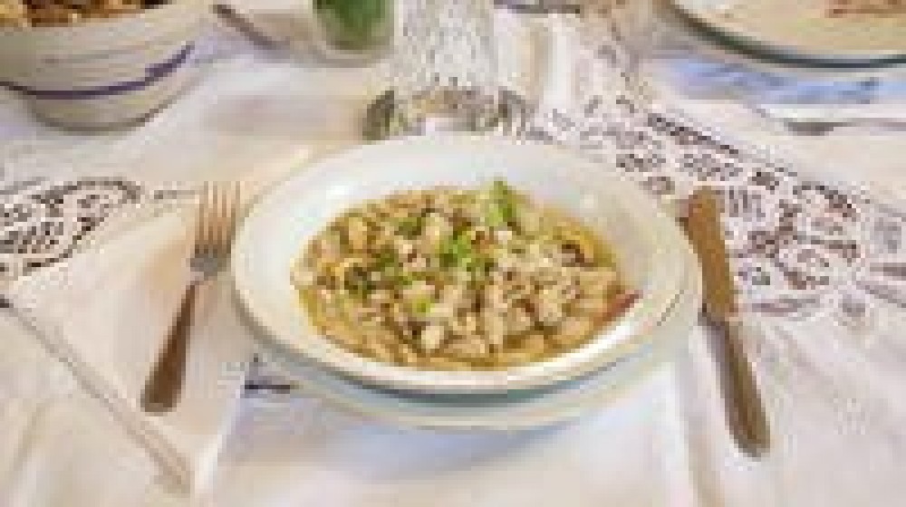 Local Market & Dining Experience at a Cesarina Home in Brindisi ...