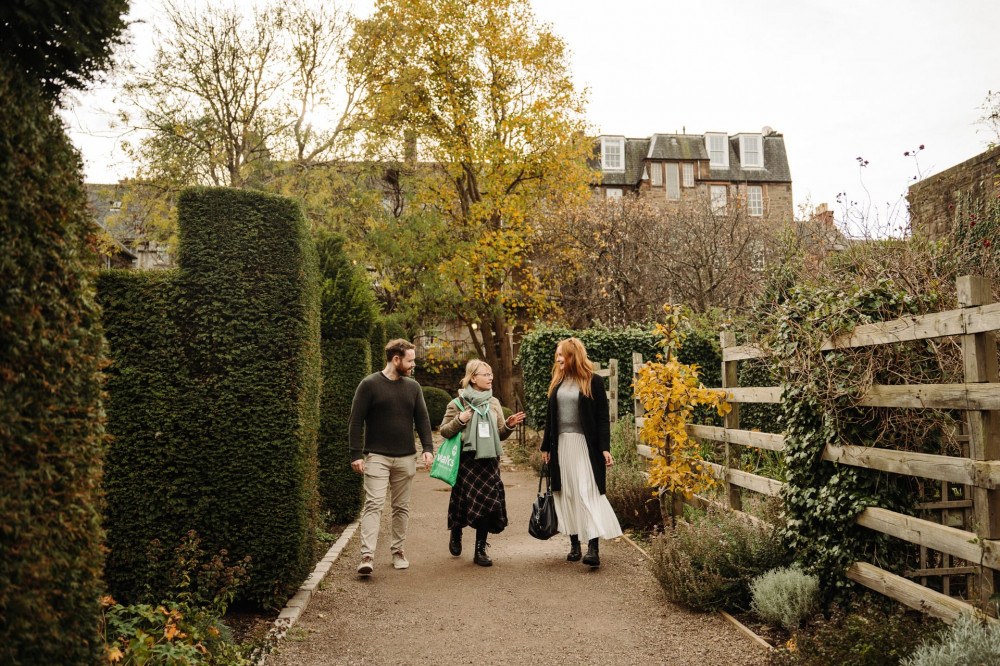 Edinburgh In a Day Tour With Castle, Royal Mile & Holyrood - Edinburgh ...