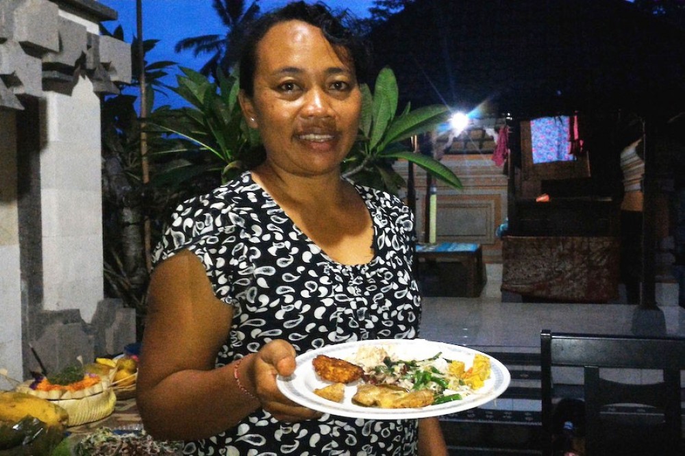 Traditional Balinese Cooking In A Multi-Generational Compound - Ubud ...