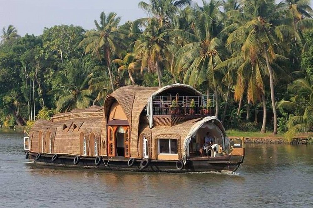 4 Day - Kerala Tour With Private Houseboat & Transportation - Kochi ...