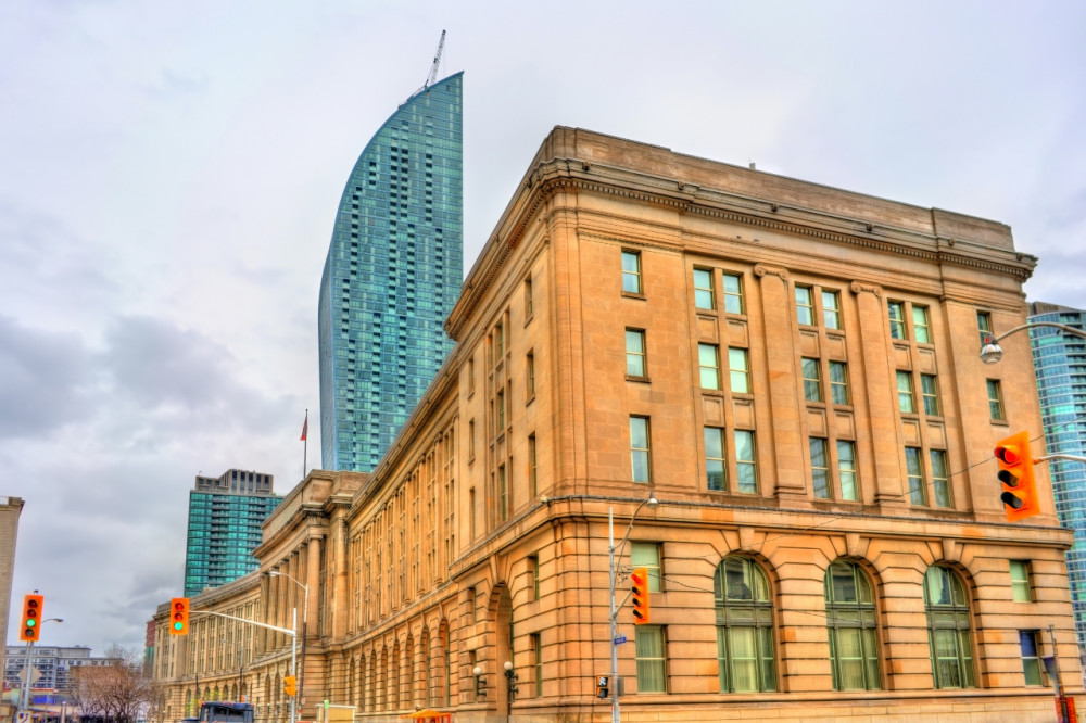 Best of Downtown Toronto Walking Tour with Toronto Tower - Toronto ...