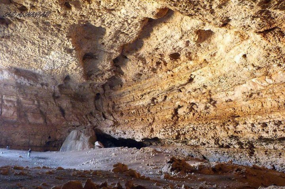 Salalah – Hiking Tour 4 : 2nd Largest Cave In The World - Salalah ...
