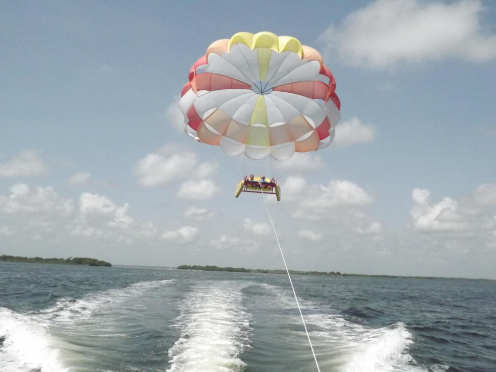 Cancun Parasailing Adventure - Cancun | Project Expedition