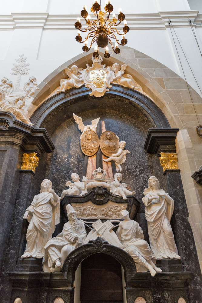 Krakow: Wawel Castle & Cathedral Guided Tour - Krakow | Project Expedition
