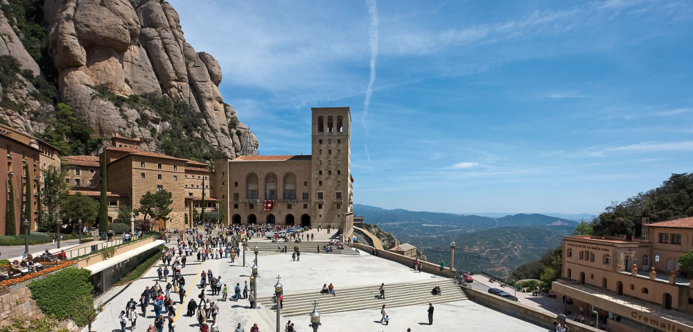 Private Guided Montserrat Tour with Pickup - Barcelona | Project Expedition
