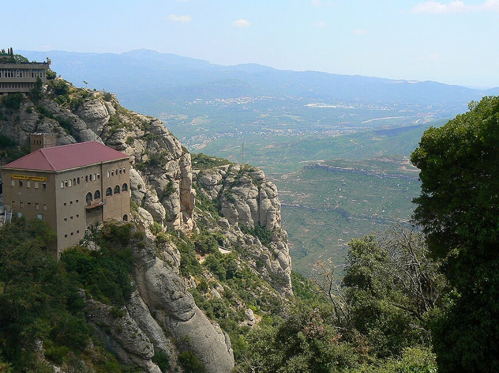 Private Guided Montserrat Tour with Pickup - Barcelona | Project Expedition