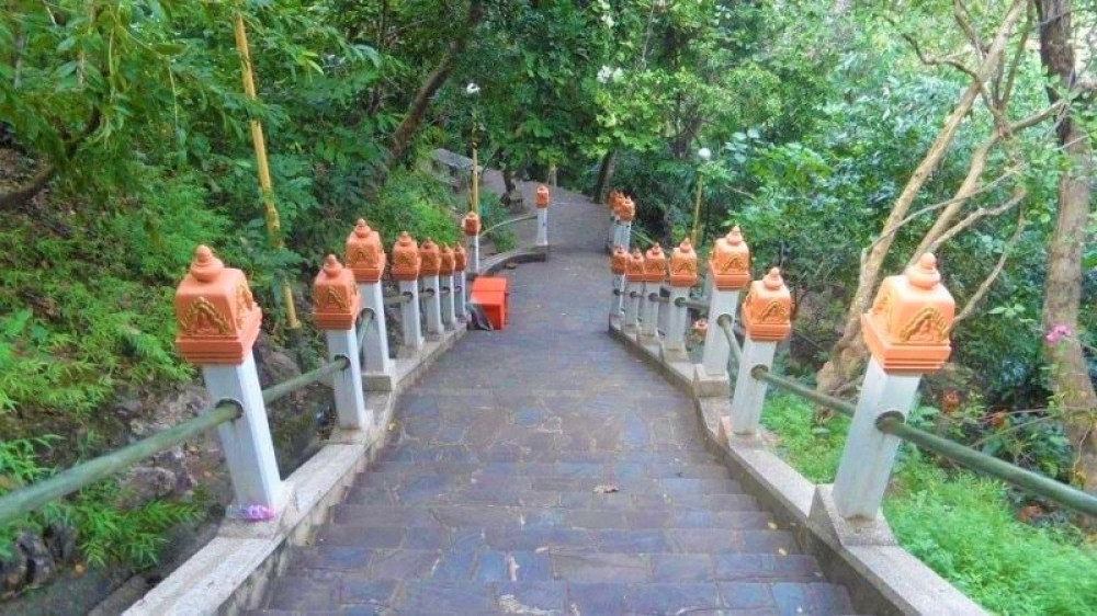 Oudong Mountain & Phnom Baset Private Full-Day Tour from Phnom Penh ...