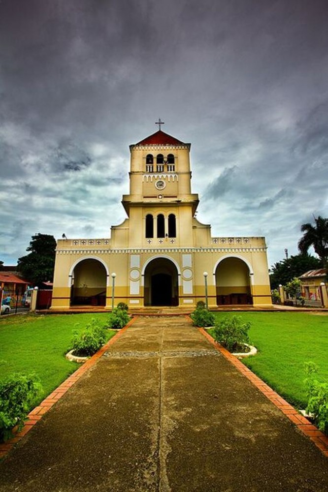 Bayaguana Runners - Sugrcane Field + Cigar Making Experience - La ...