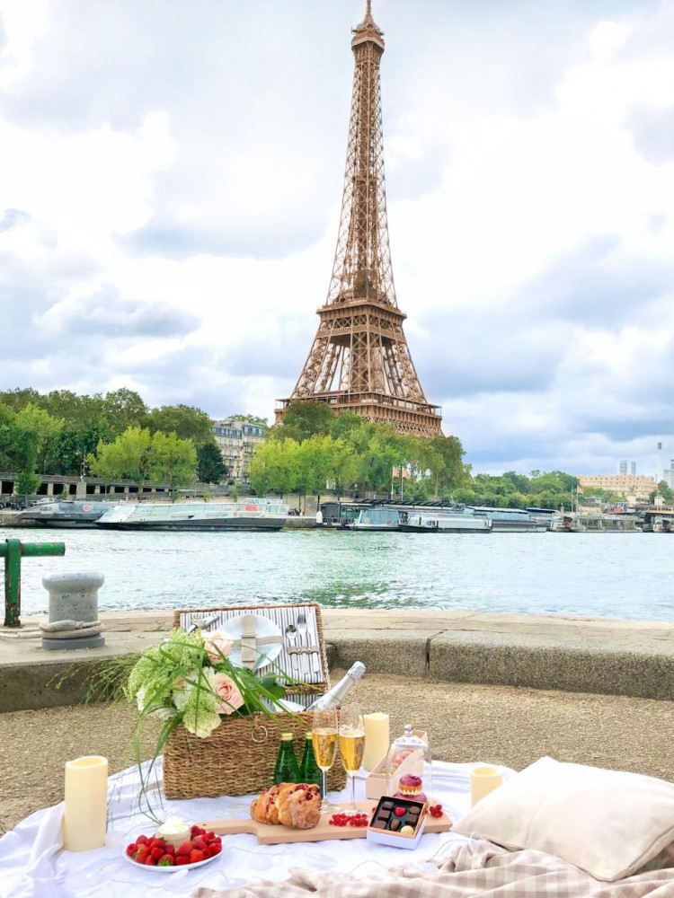 The Most Romantic Parisian Picnic - Paris | Project Expedition