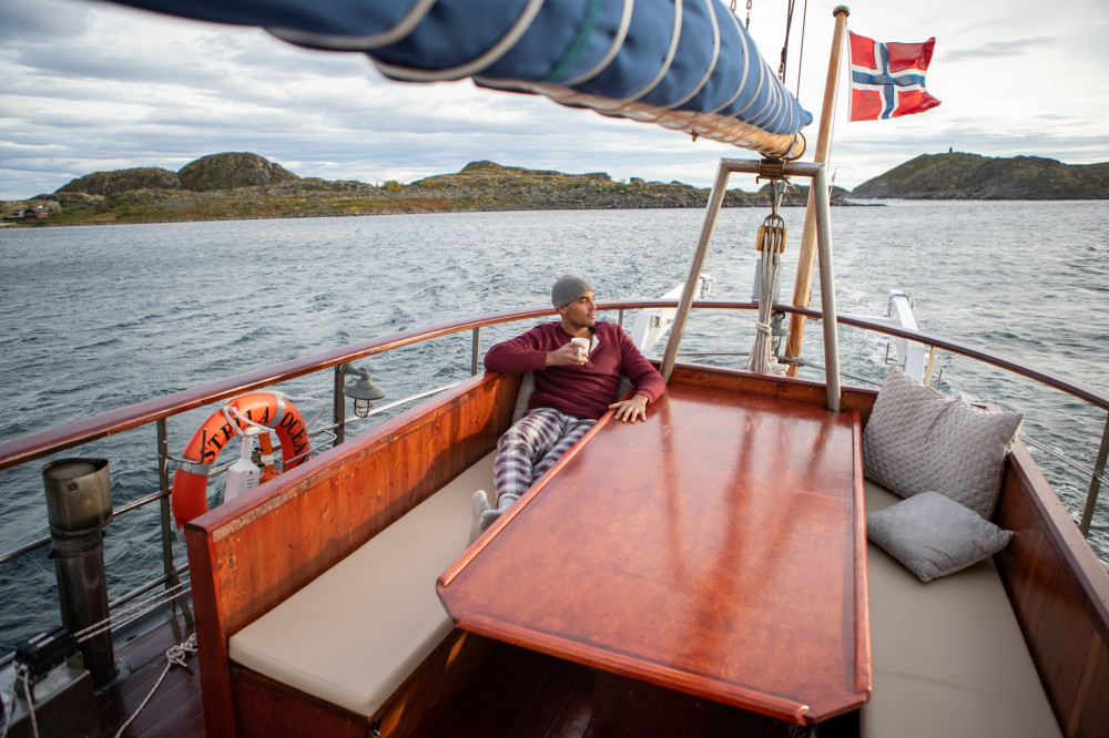 Kayak, SUP, BBQ, Bonfire & Beach Tour (8hrs) - Svolvaer | Project Expedition