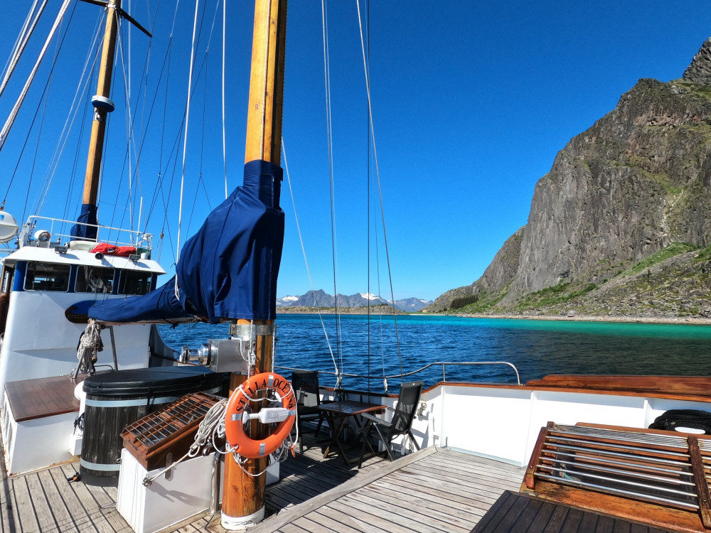 Kayak, SUP, BBQ, Bonfire & Beach Tour (8hrs) - Svolvaer | Project Expedition