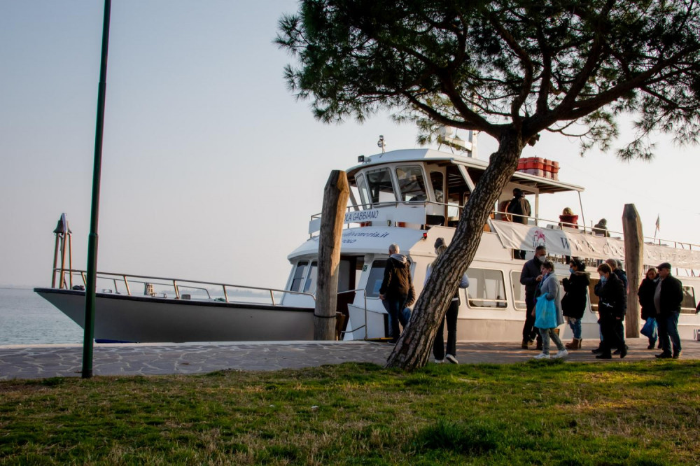 Burano, Murano With Glass Factory Visit from Train Station - Venice ...