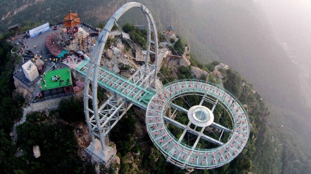 Private Tour: Shilinxia Glass Platform & 798 Art District/Ming City ...