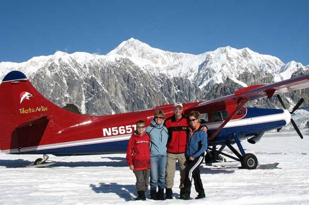 2-Hour Small Group Grand Denali Plane Tour with Glacier Landing ...