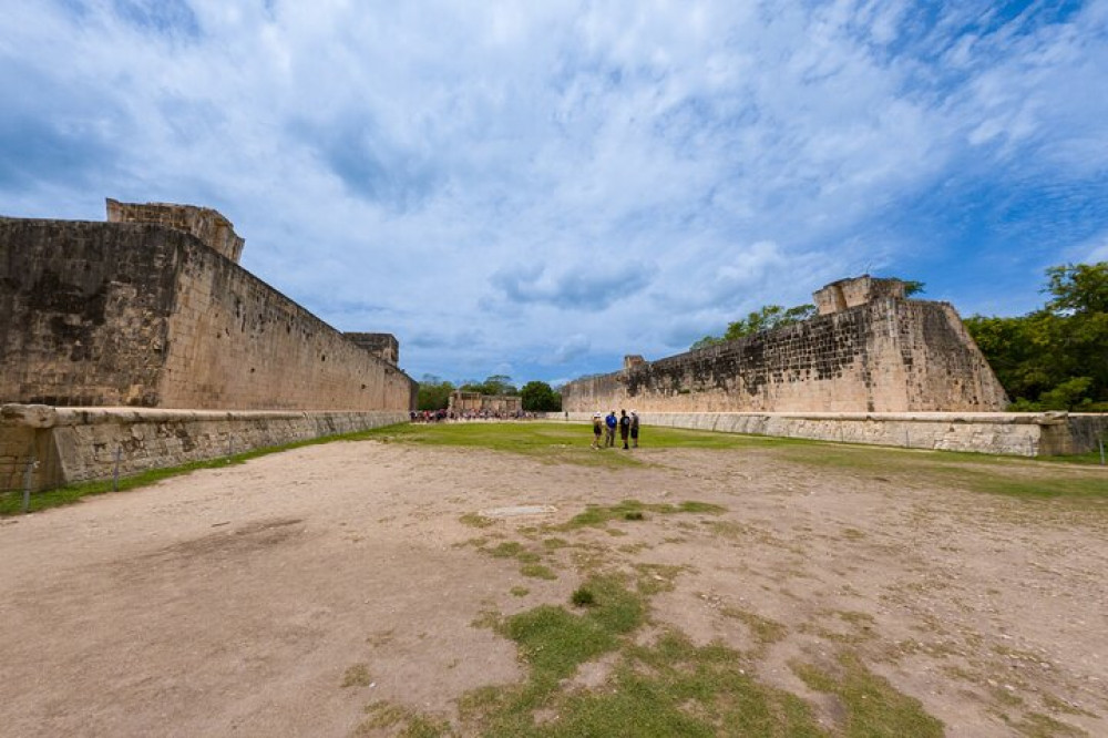 Full Day Private Tour to Chichen Itza Early Access with 2 Cenotes ...