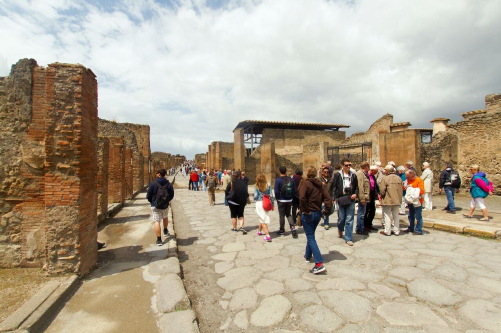Complete Pompeii Skip the Line Tour with Archaeologist Guide - Naples ...