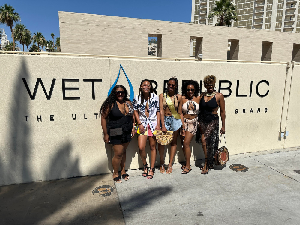 The Best Pool Party Crawl in Las Vegas! - Las Vegas | Project Expedition