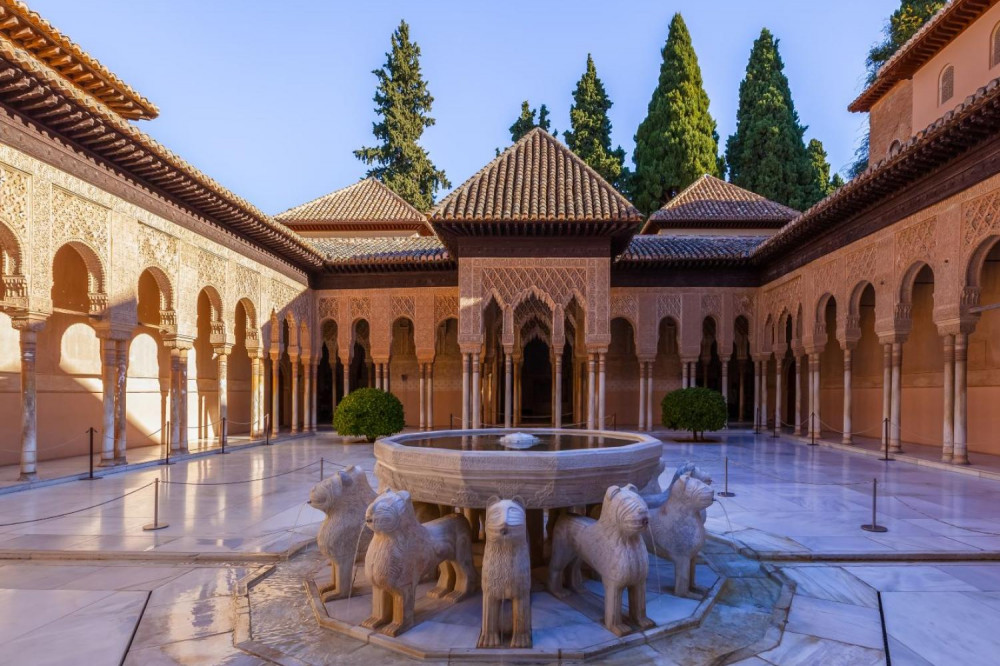 Granada: Alhambra 3h Guided Tour with Nasrid Palace - Granada | Project Expedition