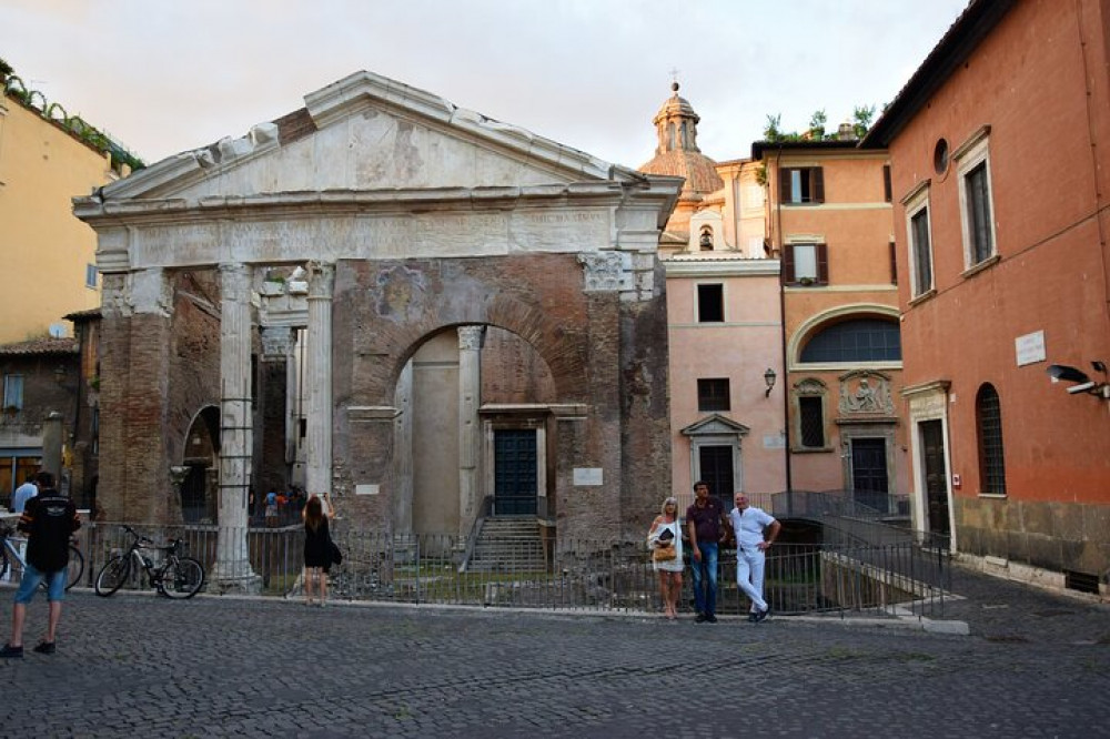 Rome Walking Tour from the Colosseum to the Orange Garden - Rome ...