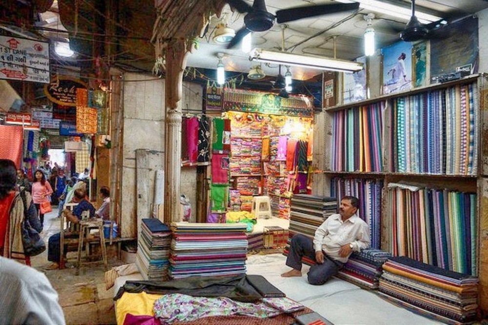 Walking Tour of Mumbai Bazaars - Mumbai | Project Expedition