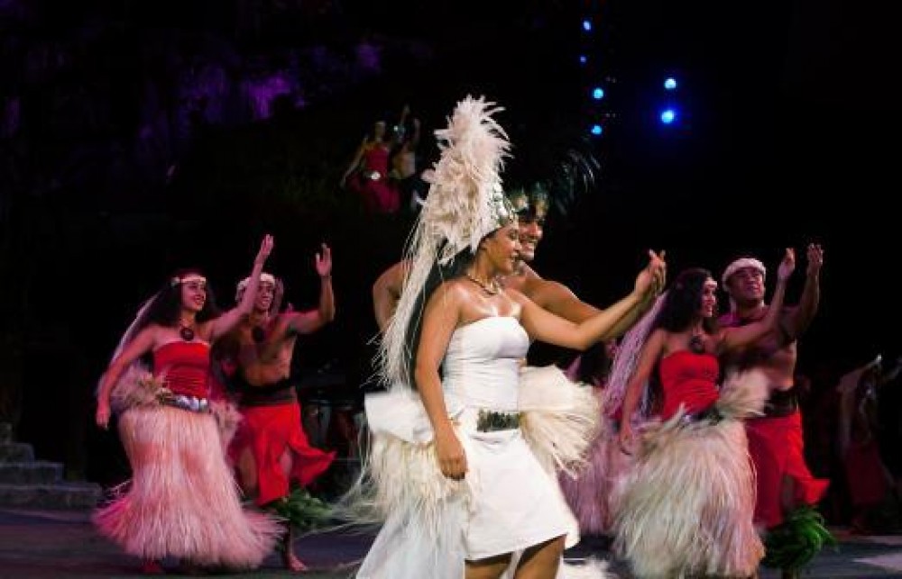 Polynesian Cultural Center: Gateway Buffet Package with Transfer ...