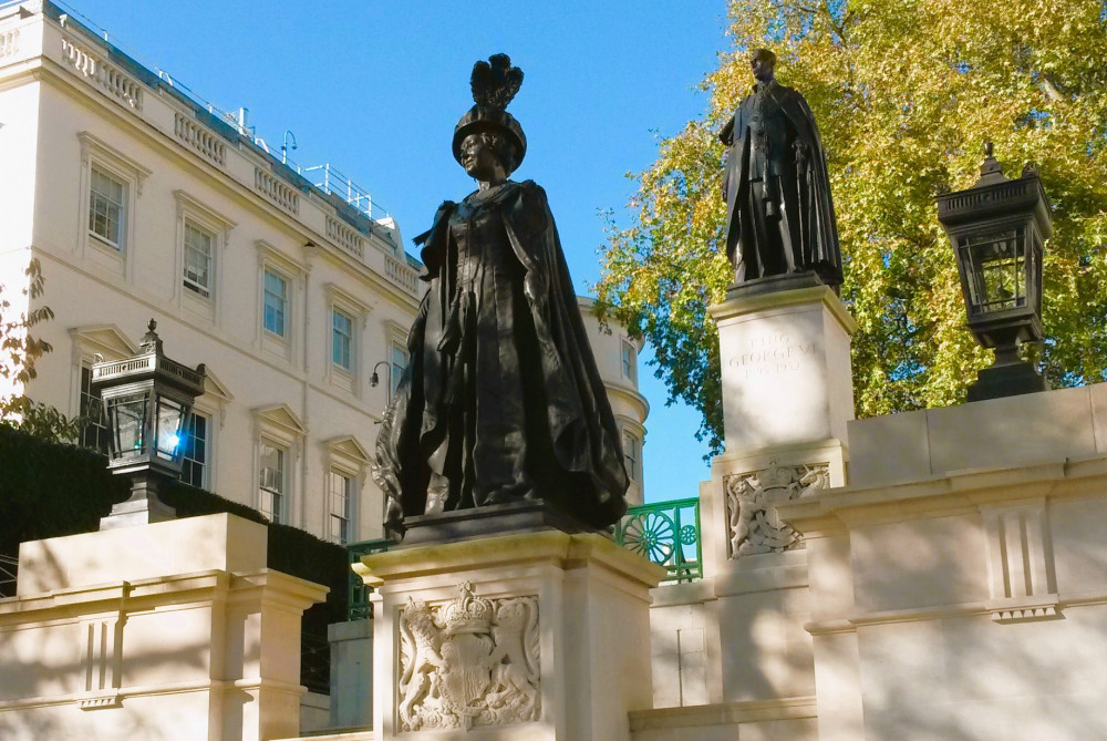 Royal Rascals & Scandalous Sovereigns: Private Walking Tour - London | Project Expedition