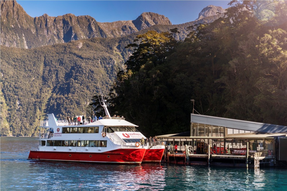 Milford Sound Nature Cruises - Milford Sound Town | Project Expedition