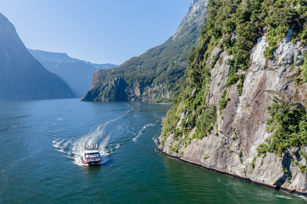 Milford Sound Coach & Nature Cruise From Queenstown - Queenstown ...