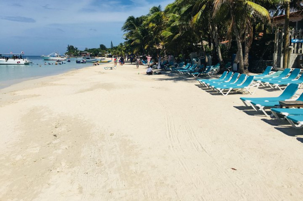 Roatan West Bay Tabyana Beach Break Excursion - Coxen Hole / Mahogany ...