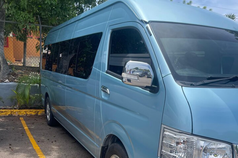 Montego Bay Airport and Grand Palladium Jamaica Private Shuttle - Lucea ...