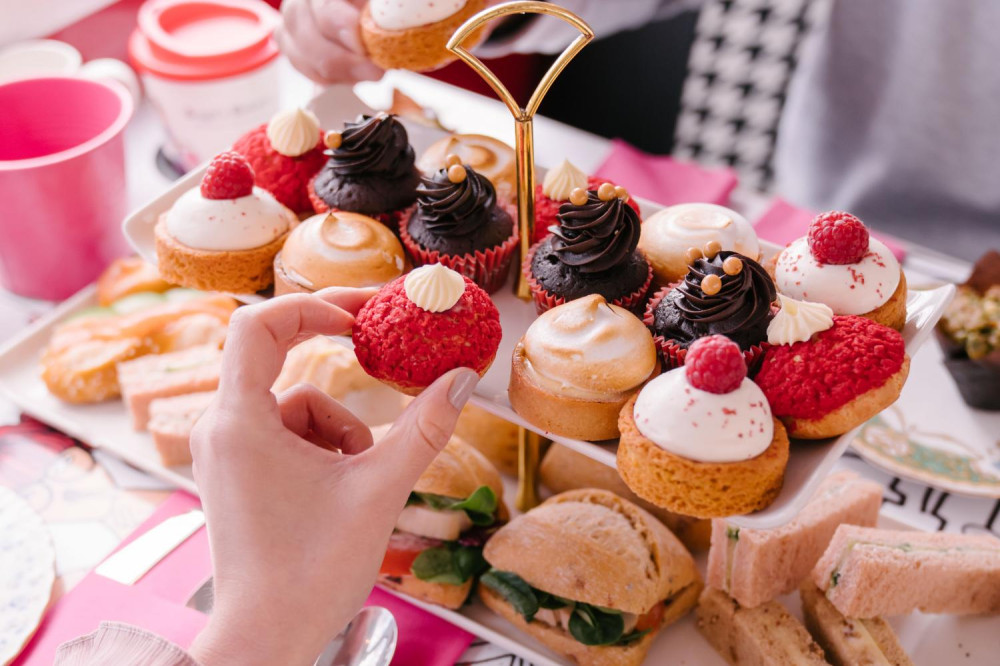 Brigit's Afternoon Tea Bus Tour - London | Project Expedition