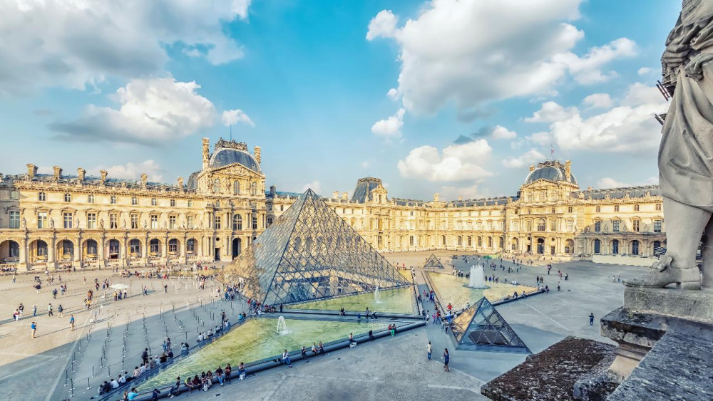 The Secrets of the Louvre's Facades - Paris | Project Expedition