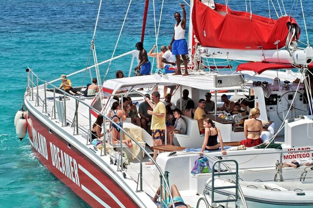Montego Bay Catamaran: Explore Reefs with Drinks & Live Music - Montego ...
