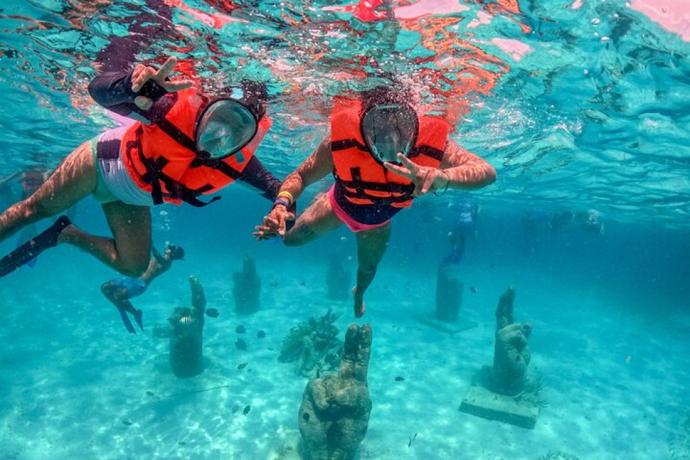 Isla Mujeres Spring Break Party Catamaran Snorkel & Open Bar - Cancun ...