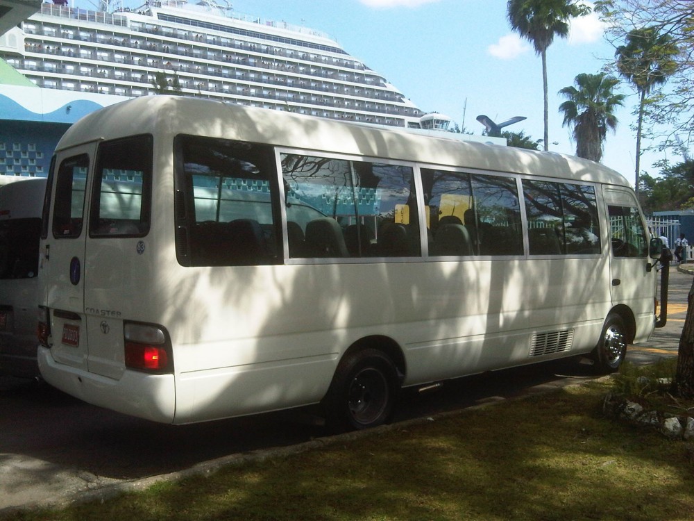 Private Blue Water Beach Club Shuttle - Falmouth | Project Expedition