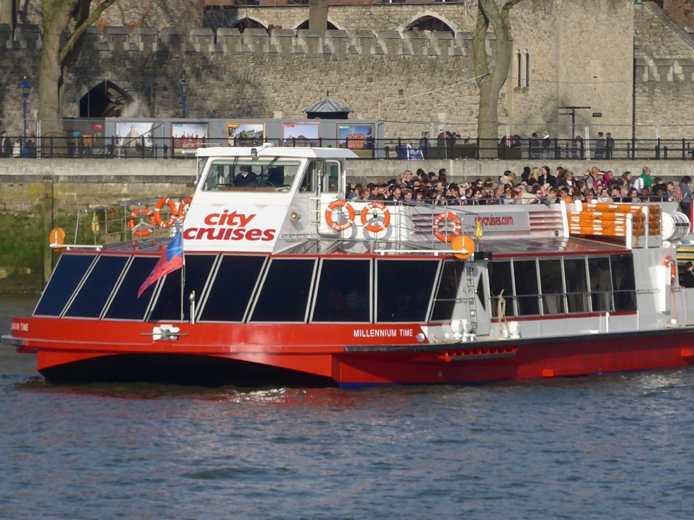Evening Cruise on River Thames - London | Project Expedition