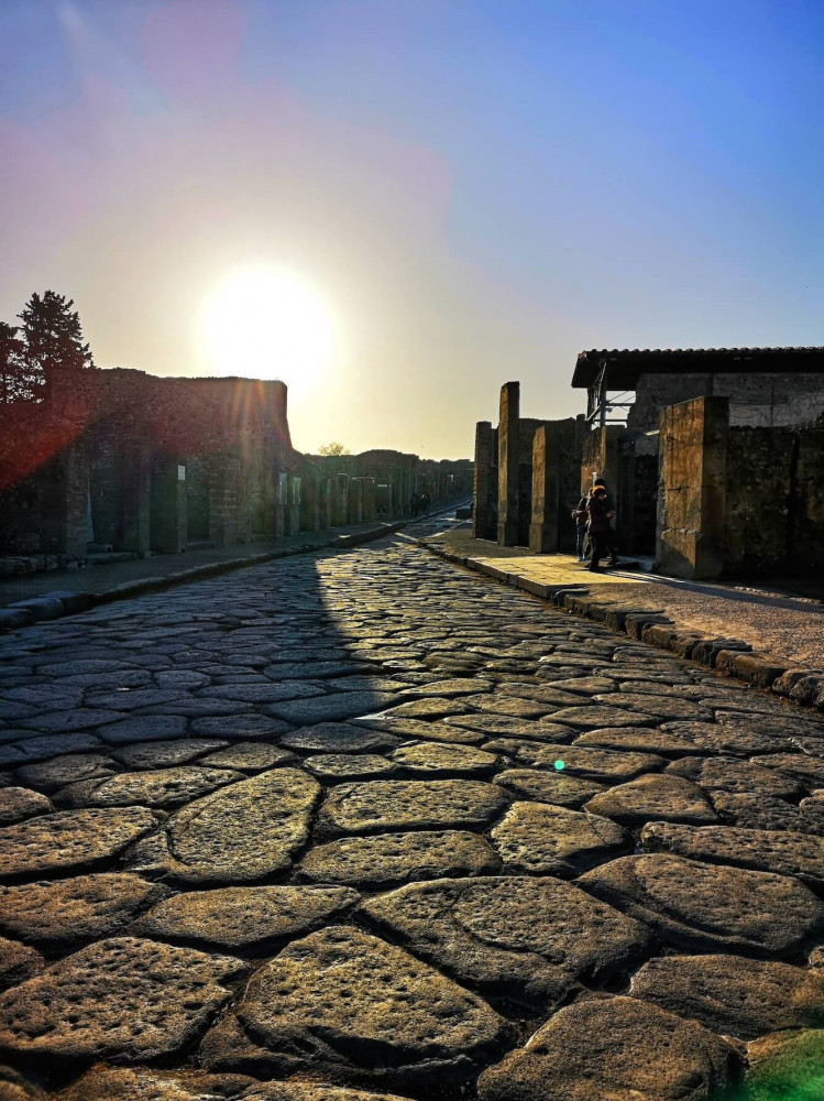 Day Trip From Rome To Pompeii W/ Naples Archaeological Museum - Rome ...
