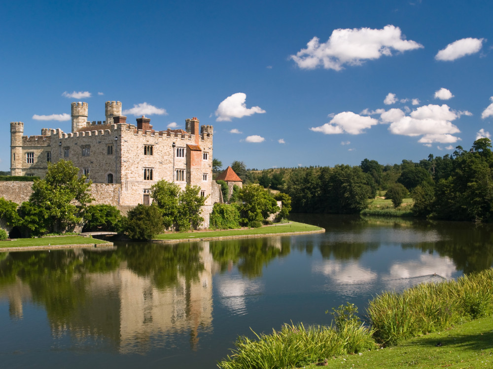 Leeds Castle, Canterbury & Dover - Leeds Castle Entry Only - London ...