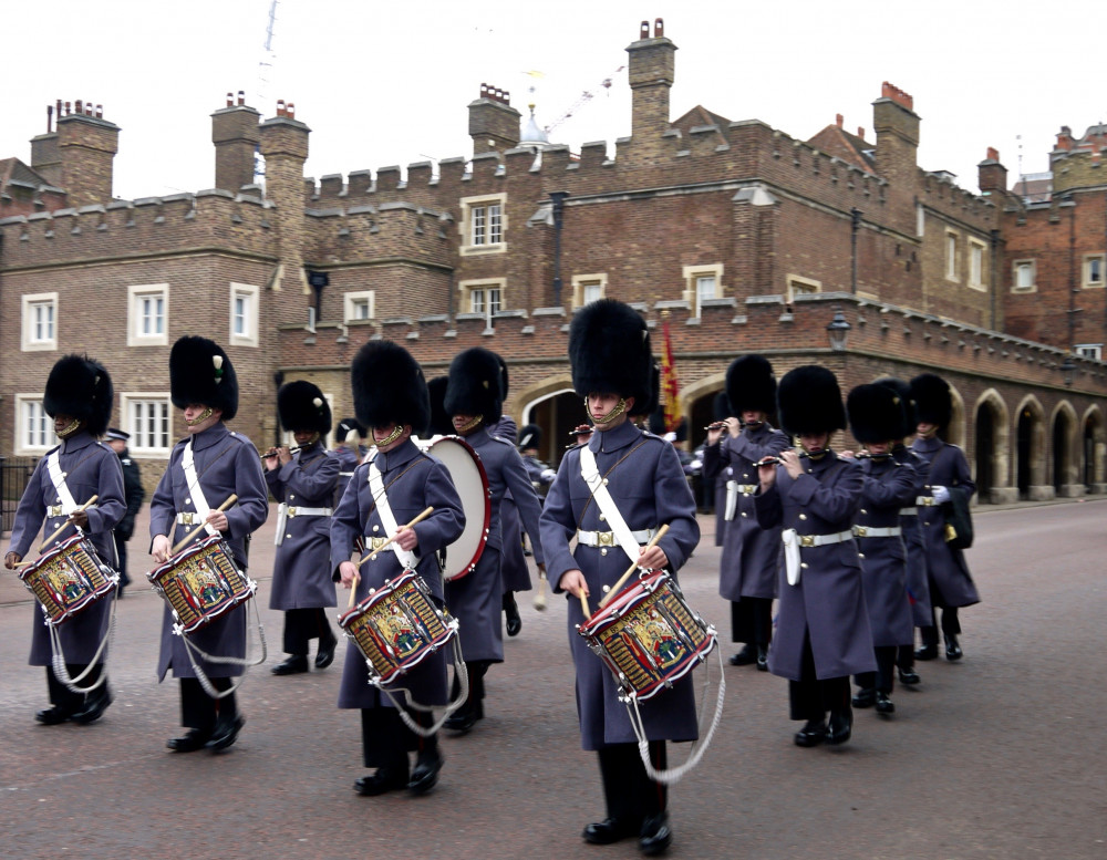 Exclusive Entry Into Buckingham Palace & Changing of The Guard Ceremony ...