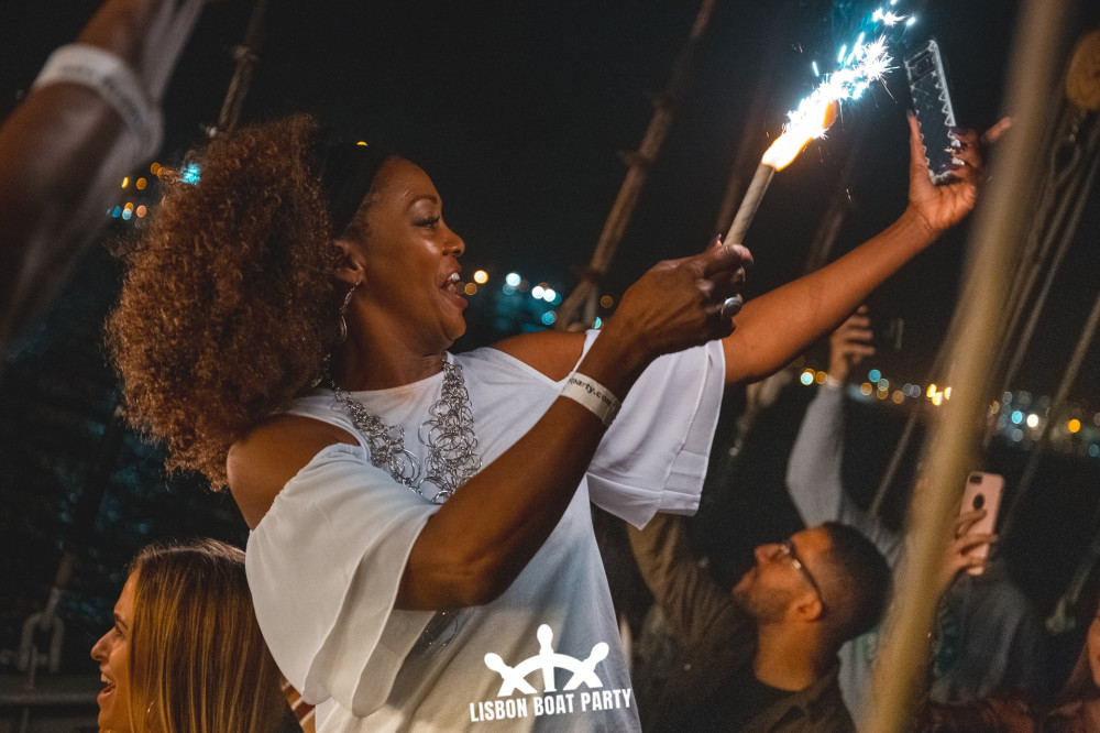 Lisbon: Sunset Boat Party with 2 Drinks and Free Club Entry - Lisbon ...