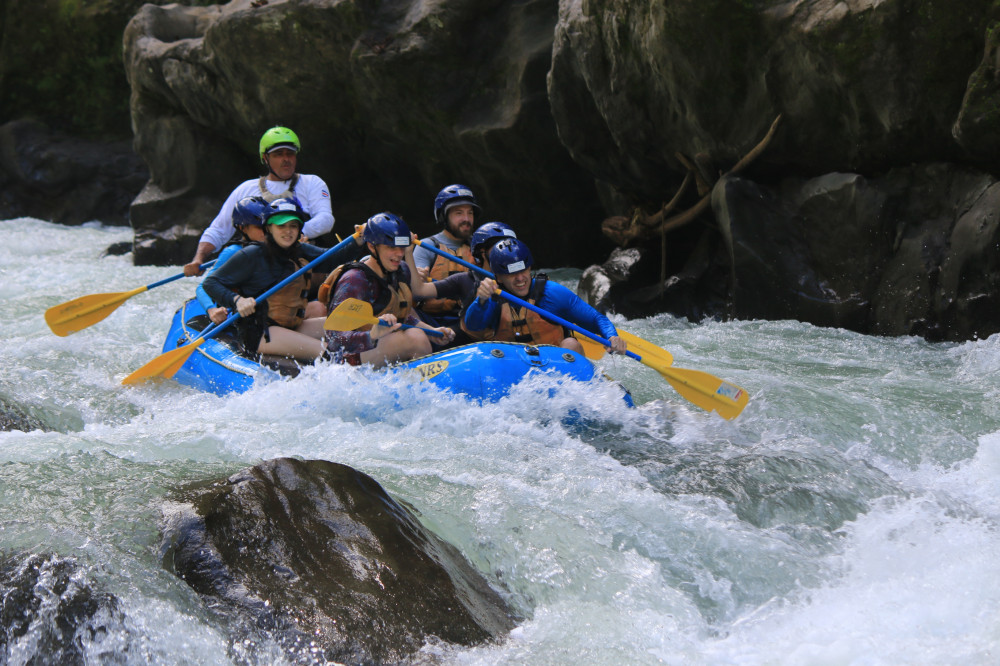 Class II and Class III River Rafting on Pacuare River ( San Martín ...