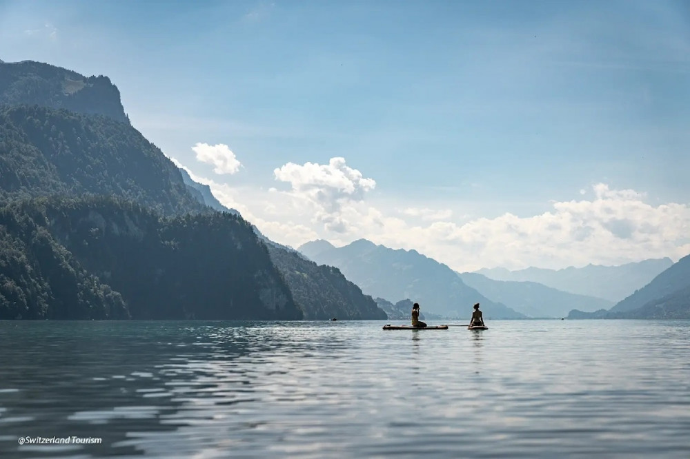 Private: A Day at Lake Brienz & The Valley of 72 Waterfalls - Zurich ...