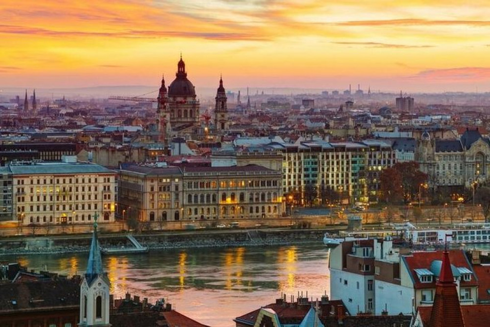 Budapest: The Best Of Pest From Central Market Hall To Hosok Tere ...