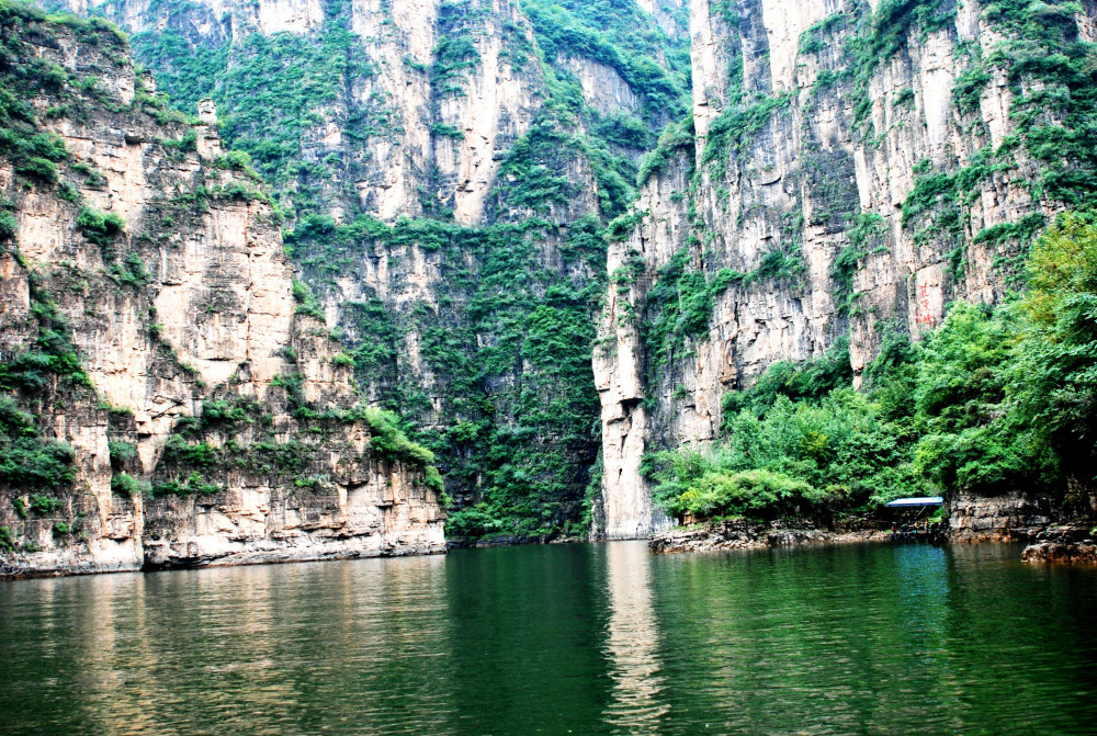Private Day Tour to Longqing Gorge & Dingling at the Ming Tombs - Boat ...
