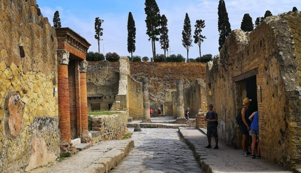 Pompeii & Herculaneum Guided Tour From Naples - Naples | Project Expedition