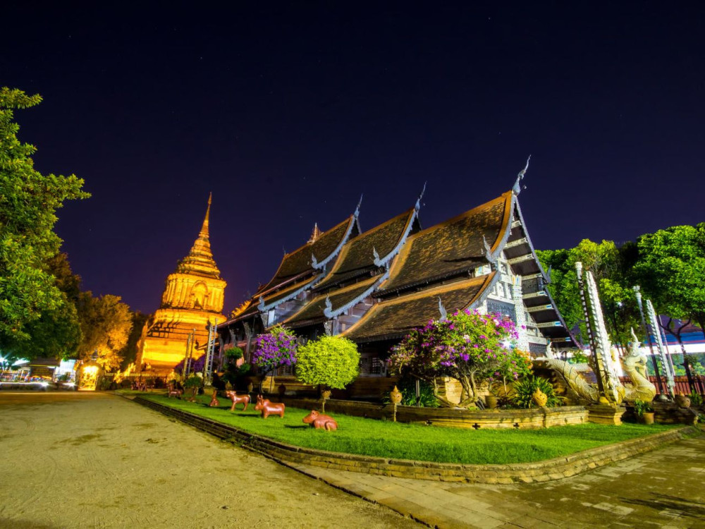 Chiang Mai: Historic Old City Bike Tour - Night - Chiang Mai | Project Expedition