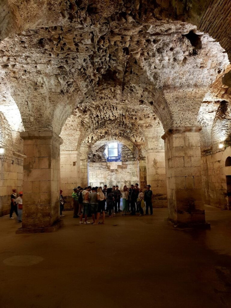 Private Tour or transfer to Split and Ston - Dubrovnik | Project Expedition