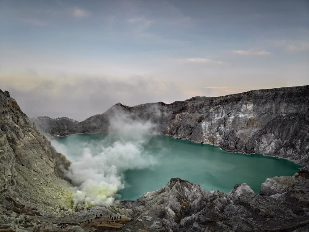 Tumpak Sewu Waterfall, Mount Bromo & Ijen Blue Fire 3-Day Tour ...