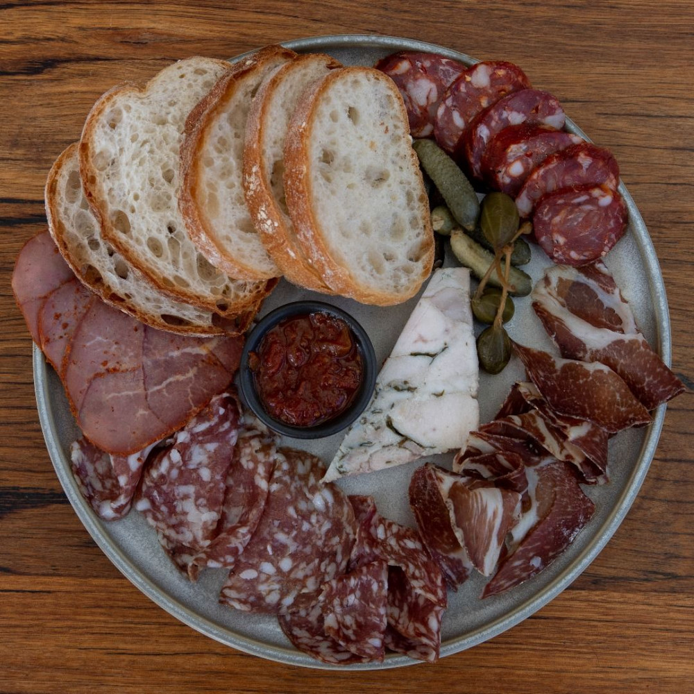 Family Lunch for 2 Adults and 2 Kids - Main Ridge | Project Expedition