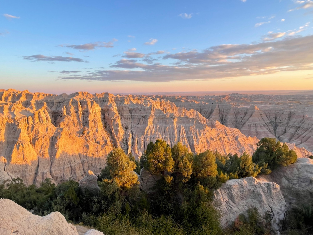 Badlands National Park, Wall Drug and Baja Agate Fields - Hill City ...